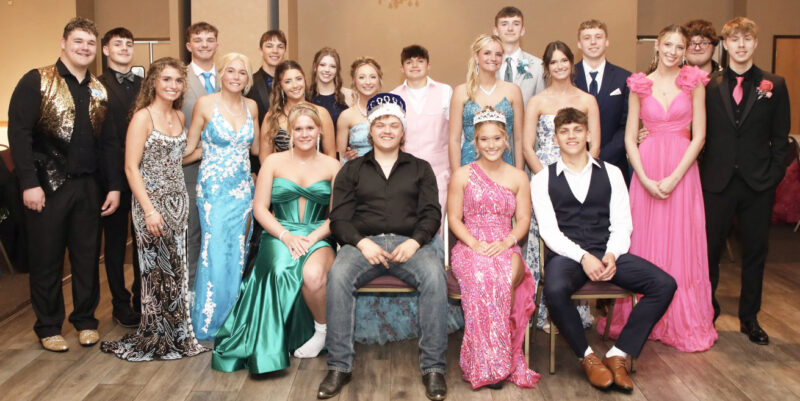 2025 OAK GLEN PROM ROYALTY | News, Sports, Jobs - The Review
